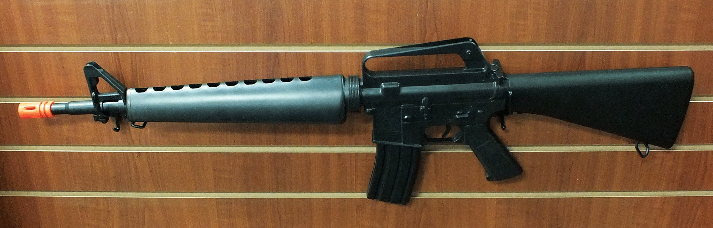 Slatwall Gun Display - Gun Display